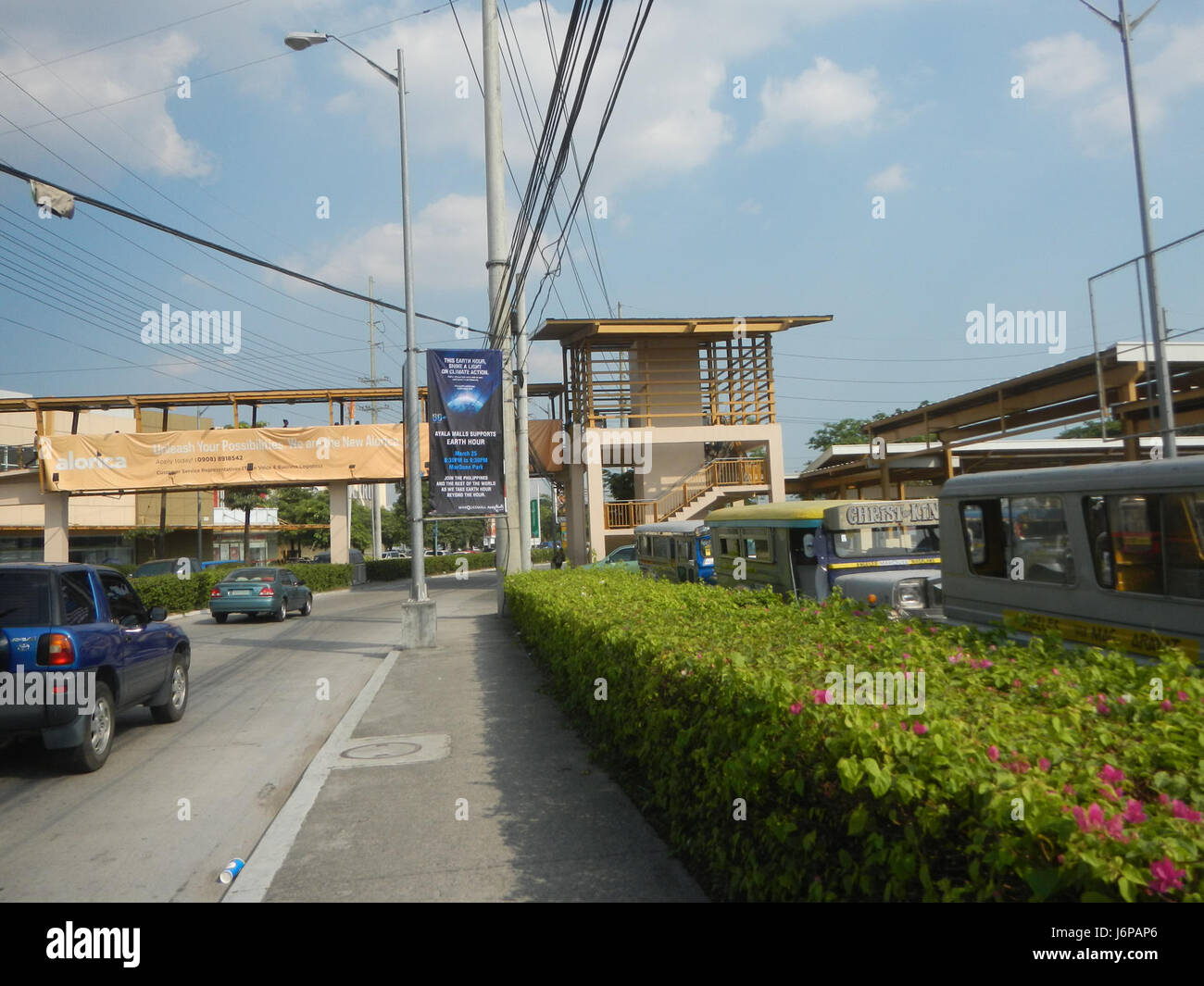 The Marquee Mall Pedestrian Footbridge in Angeles City, Pampanga ...