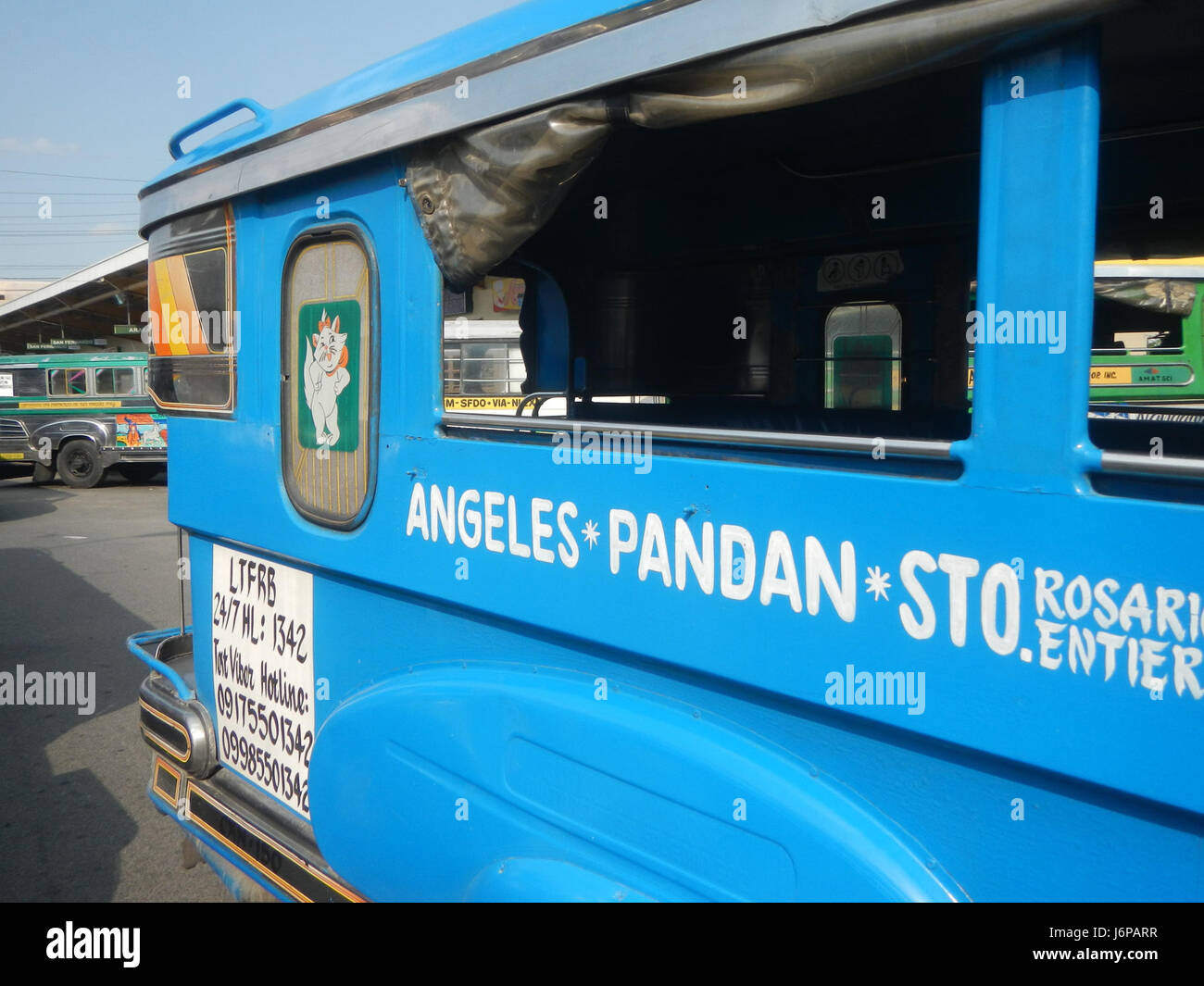 This image depicts the Marquee Mall pedestrian footbridge in Angeles ...