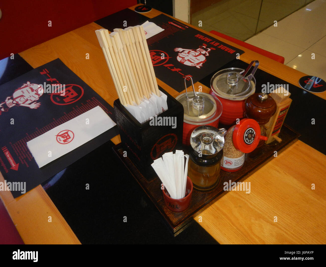 Universal Noodle Ramen Nagi is a popular ramen restaurant in the ...