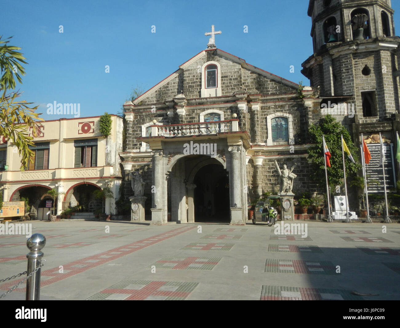 09779 Candaba Town Proper Church School Pampanga 30 Stock Photo - Alamy