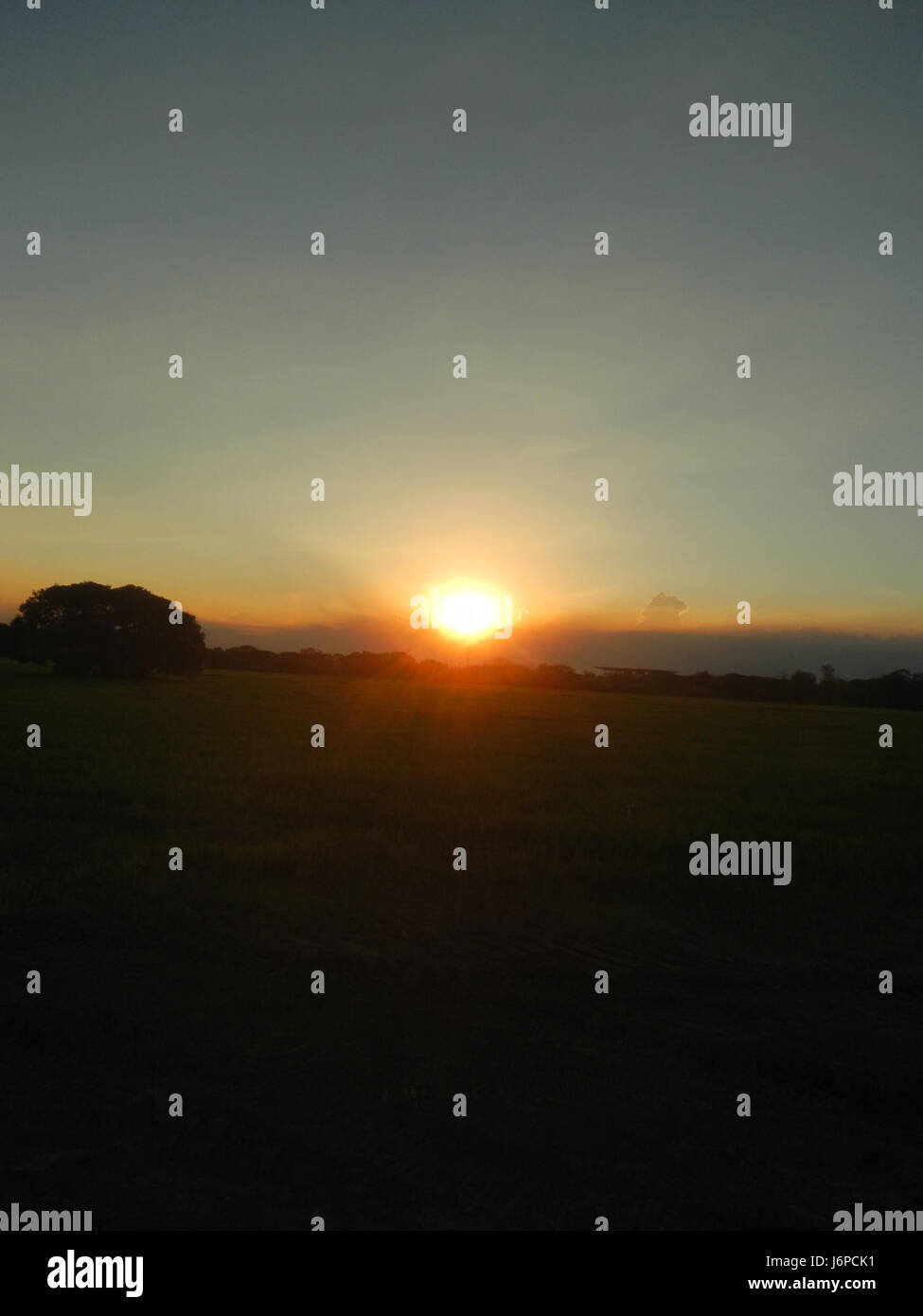 The title references sunset views along Road 16 in San Rafael, Bulacan ...