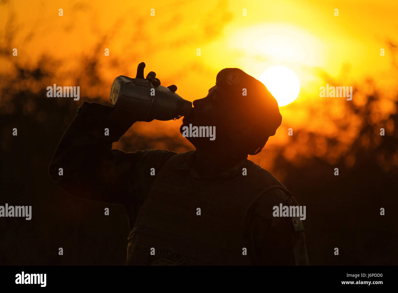 Soldier drinking hi-res stock photography and images - Alamy