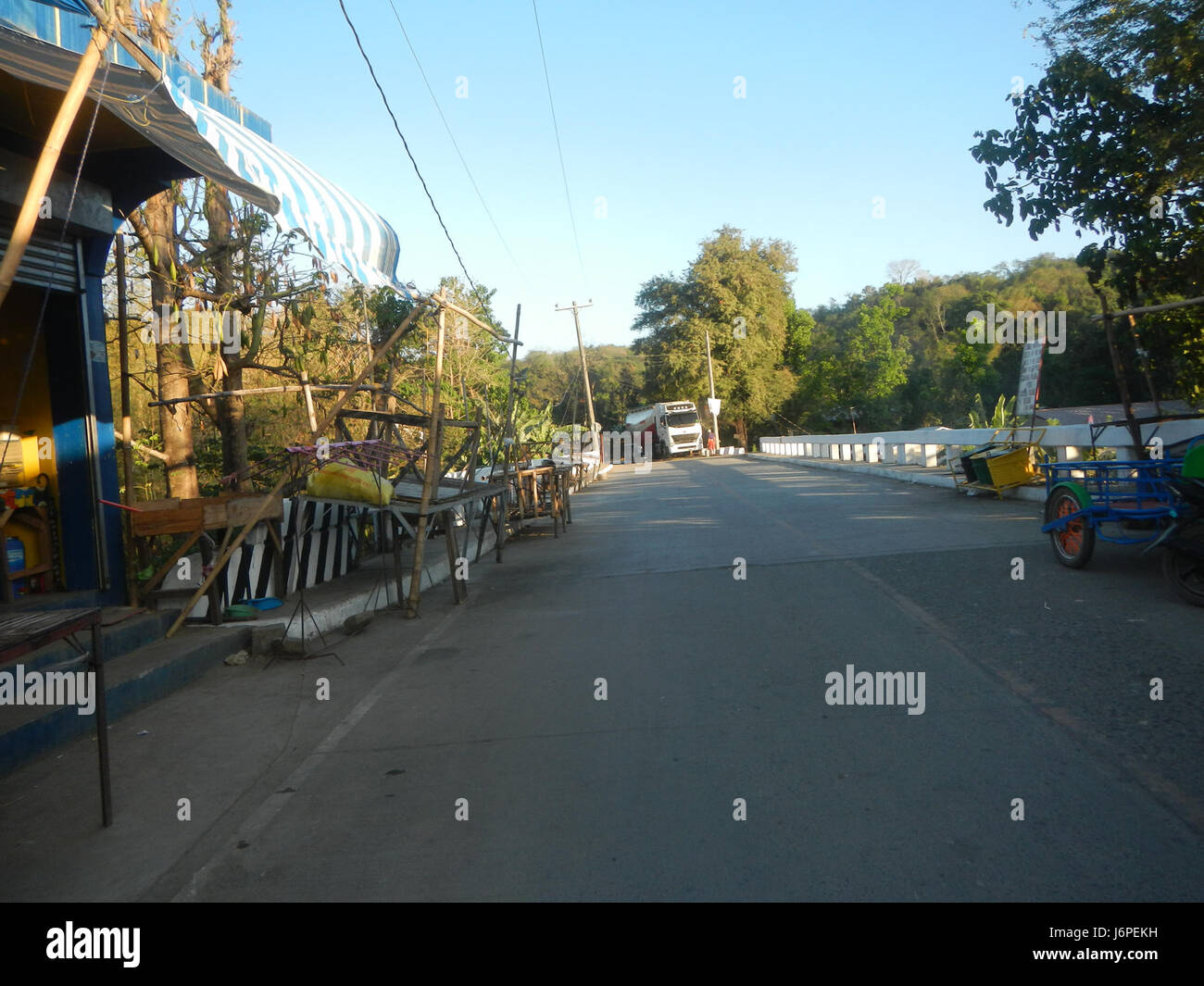 0842 Akle Bridge River San Ildefonso, Bulacan 01 Stock Photo - Alamy