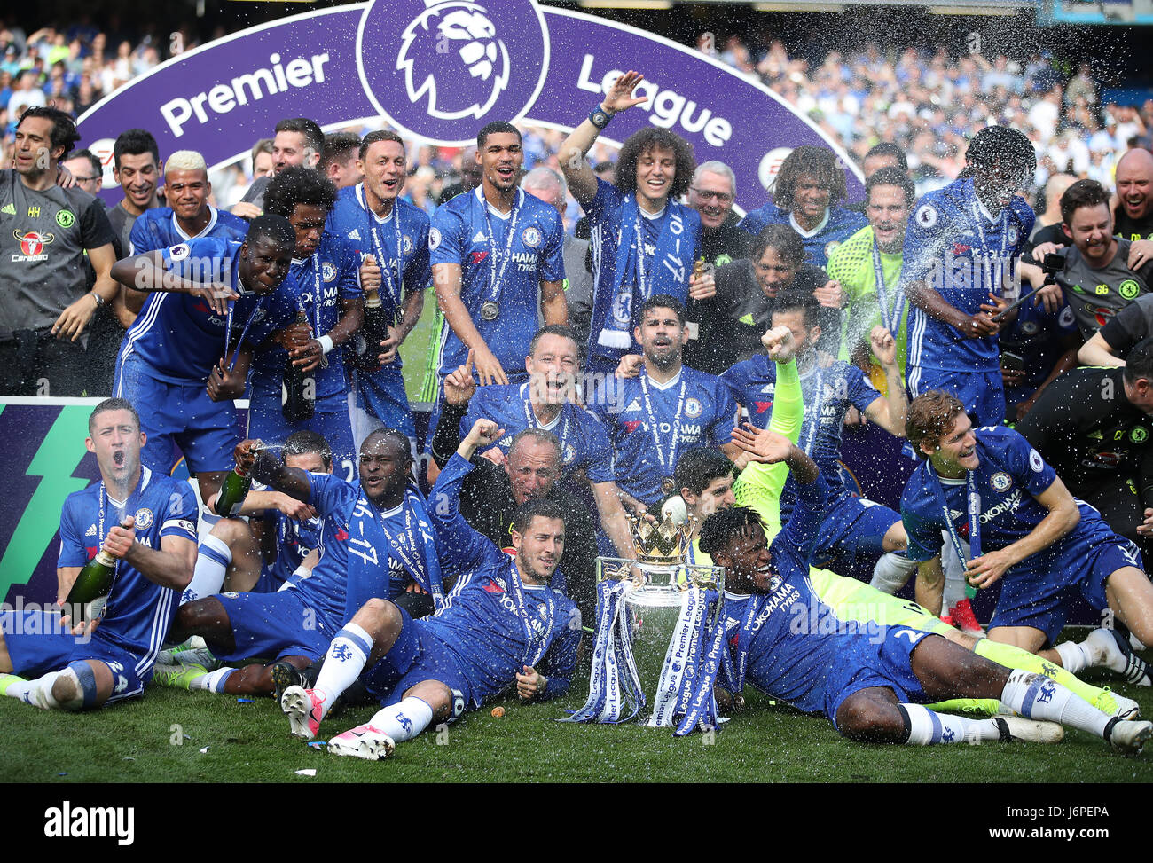 Chelsea players celebrate with ther trophy after the Premier League ...
