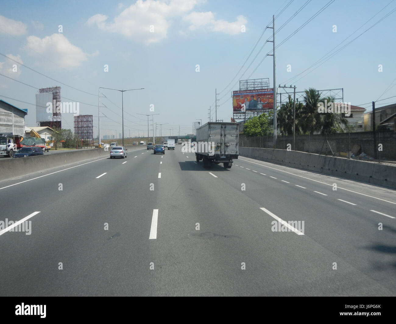 The Smart Connect Interchange in Valenzuela City, Philippines, is a key ...