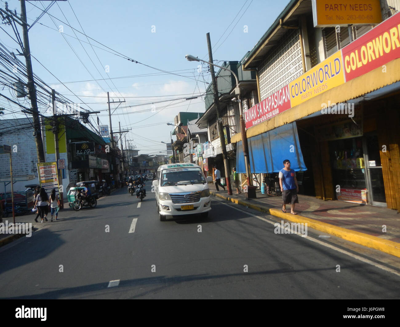 This document outlines the streets and districts of Pasig City ...