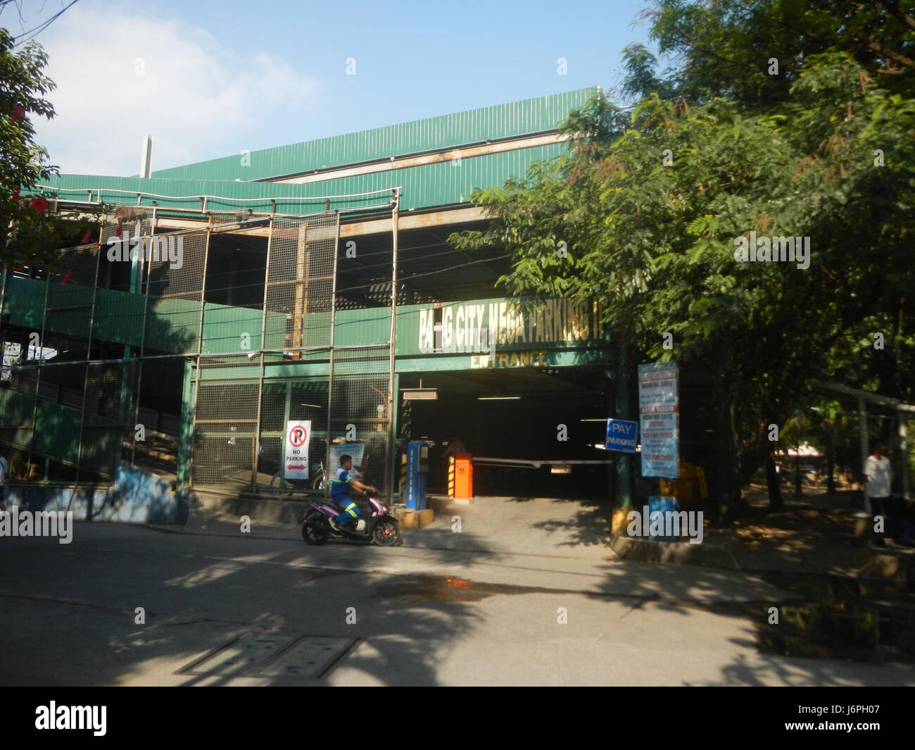 08060 pasig city hall compound hi-res stock photography and images - Alamy