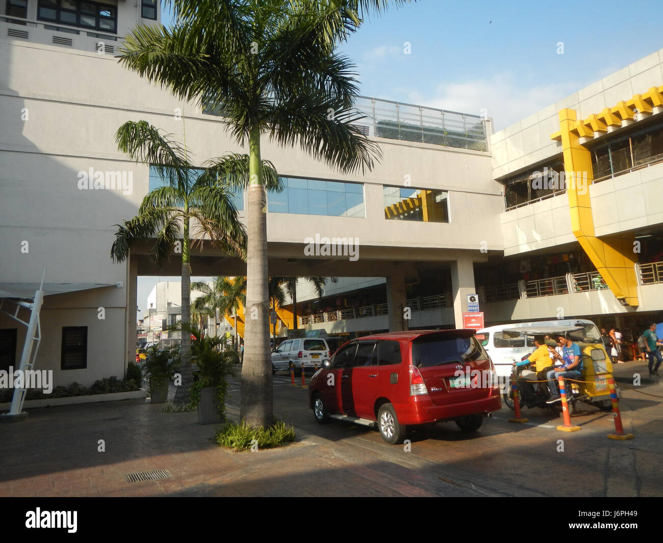 This reference to Pasig City Hall outlines the buildings, market, and ...