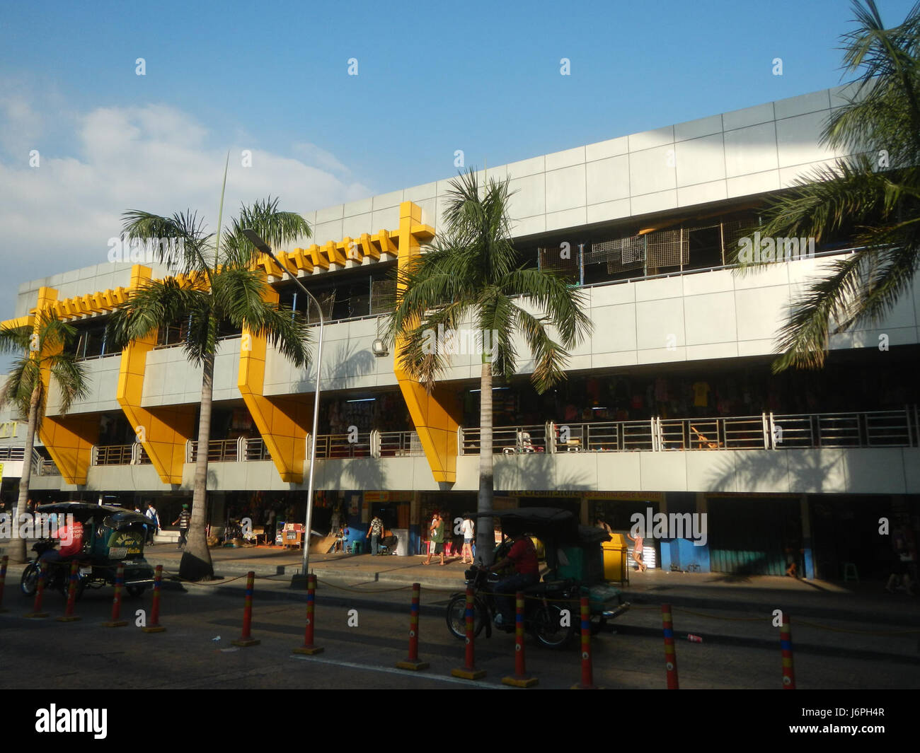 Building philippines infrastructure hi-res stock photography and images ...