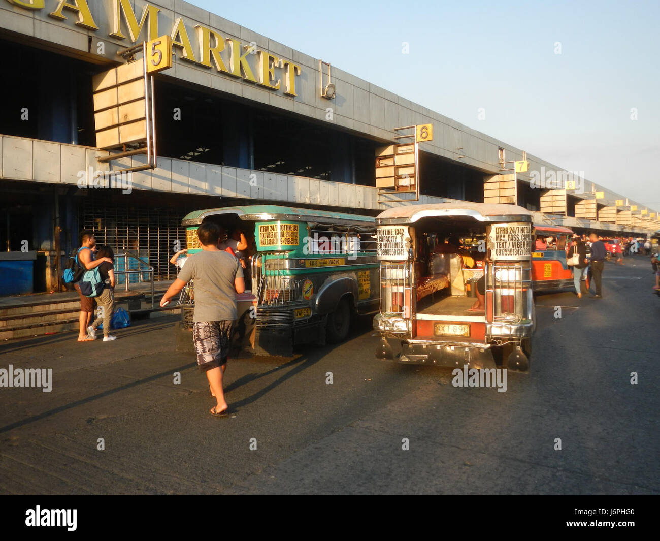 Pasig city market hi-res stock photography and images - Alamy