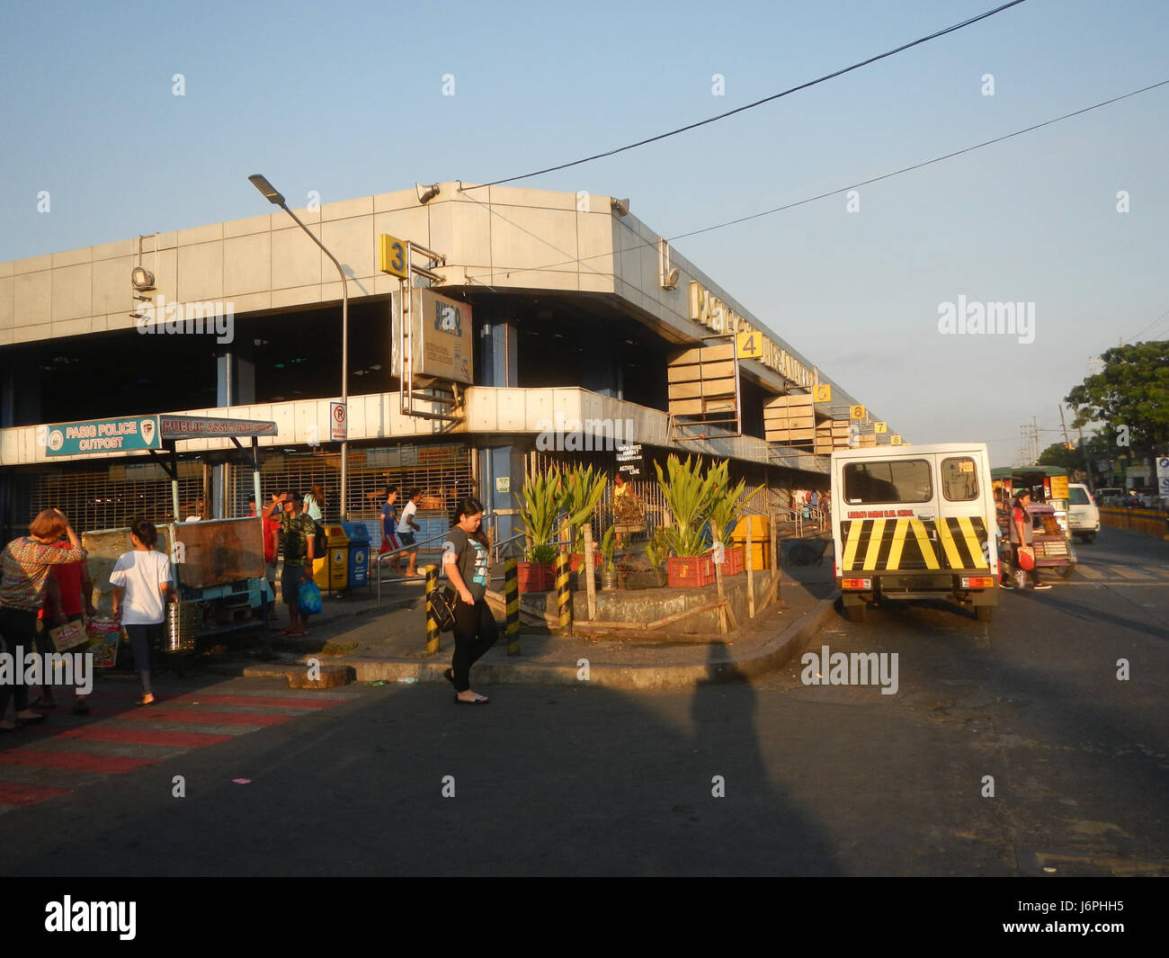 Market in city center hi-res stock photography and images - Alamy