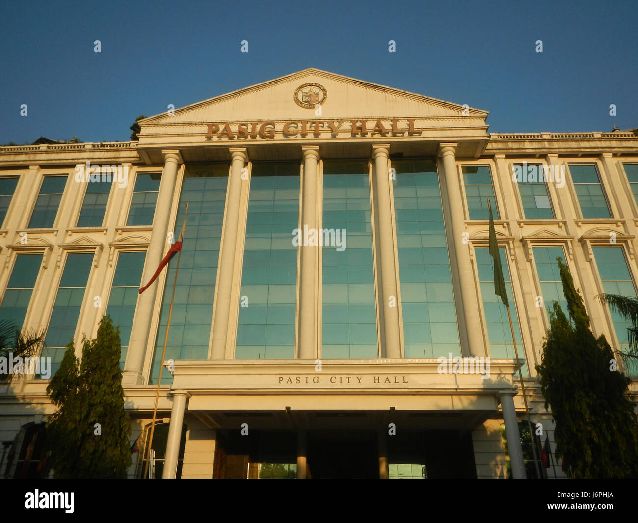 Pasig City Hall and its surrounding buildings, including the market and ...