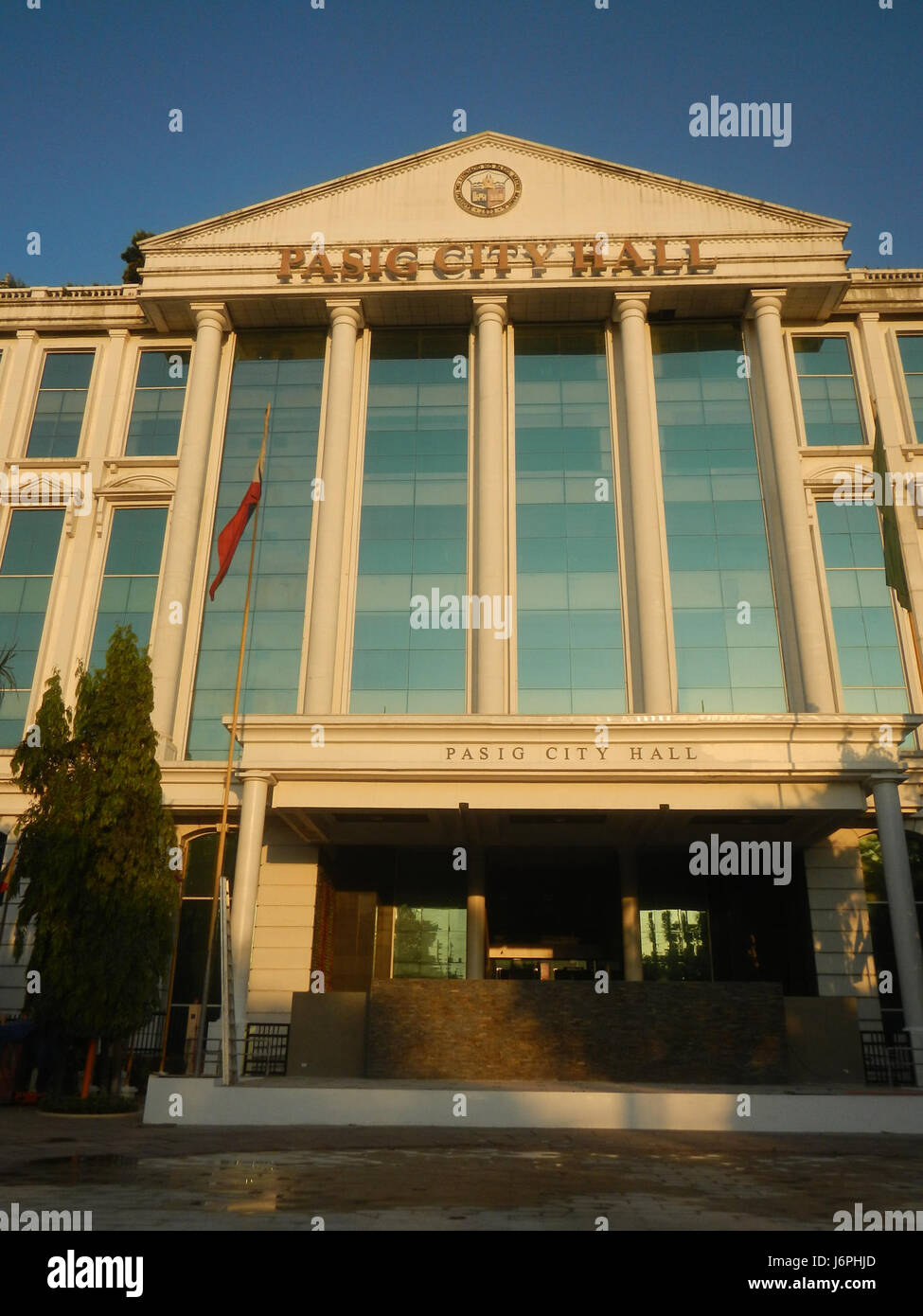 This reference provides details about the Pasig City Hall, located in ...