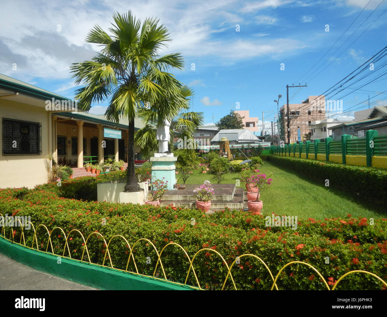 Sundial elementary school hi-res stock photography and images - Alamy