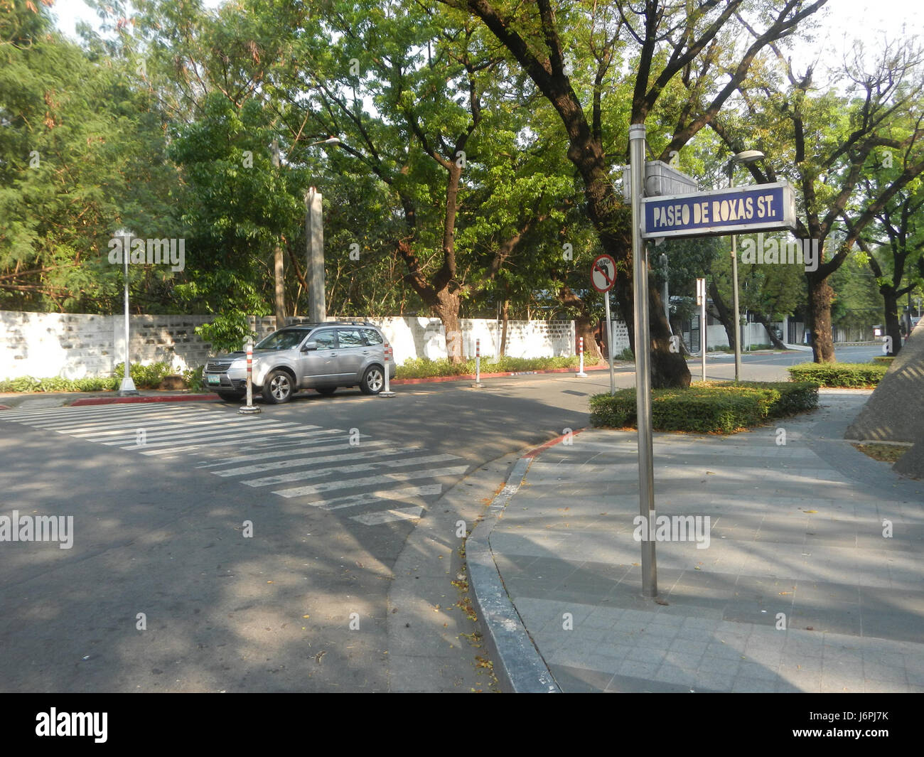 One roxas triangle hi-res stock photography and images - Alamy