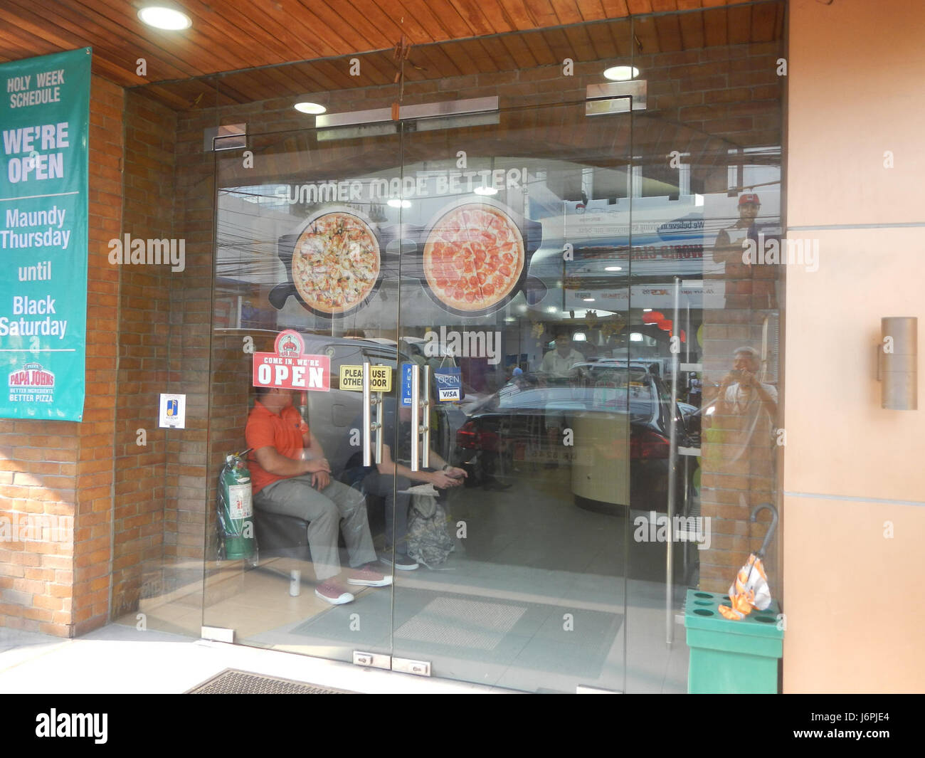 This image shows the intersection of Makati Avenue, Urdaneta, and ...