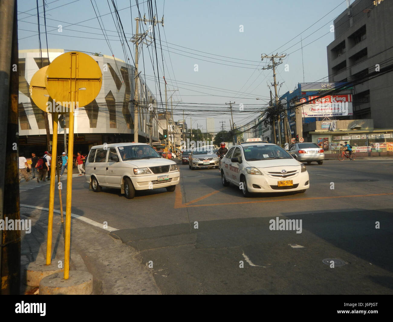 09236 Jupiter Street Bel-Air Poblacion Makati City 03 Stock Photo - Alamy