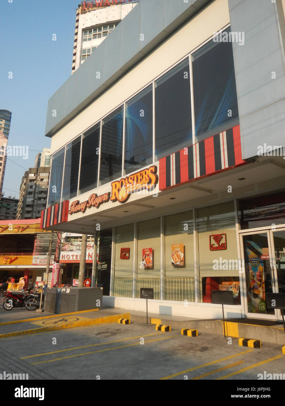 Makati bel air hi-res stock photography and images - Alamy