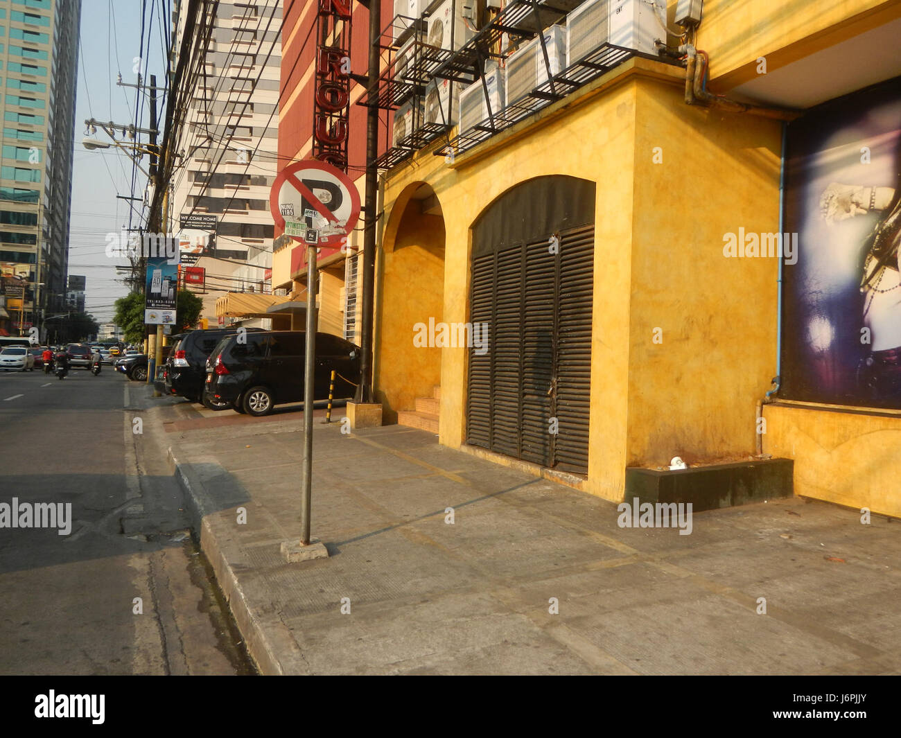 Buildings along makati avenue hi-res stock photography and images - Alamy