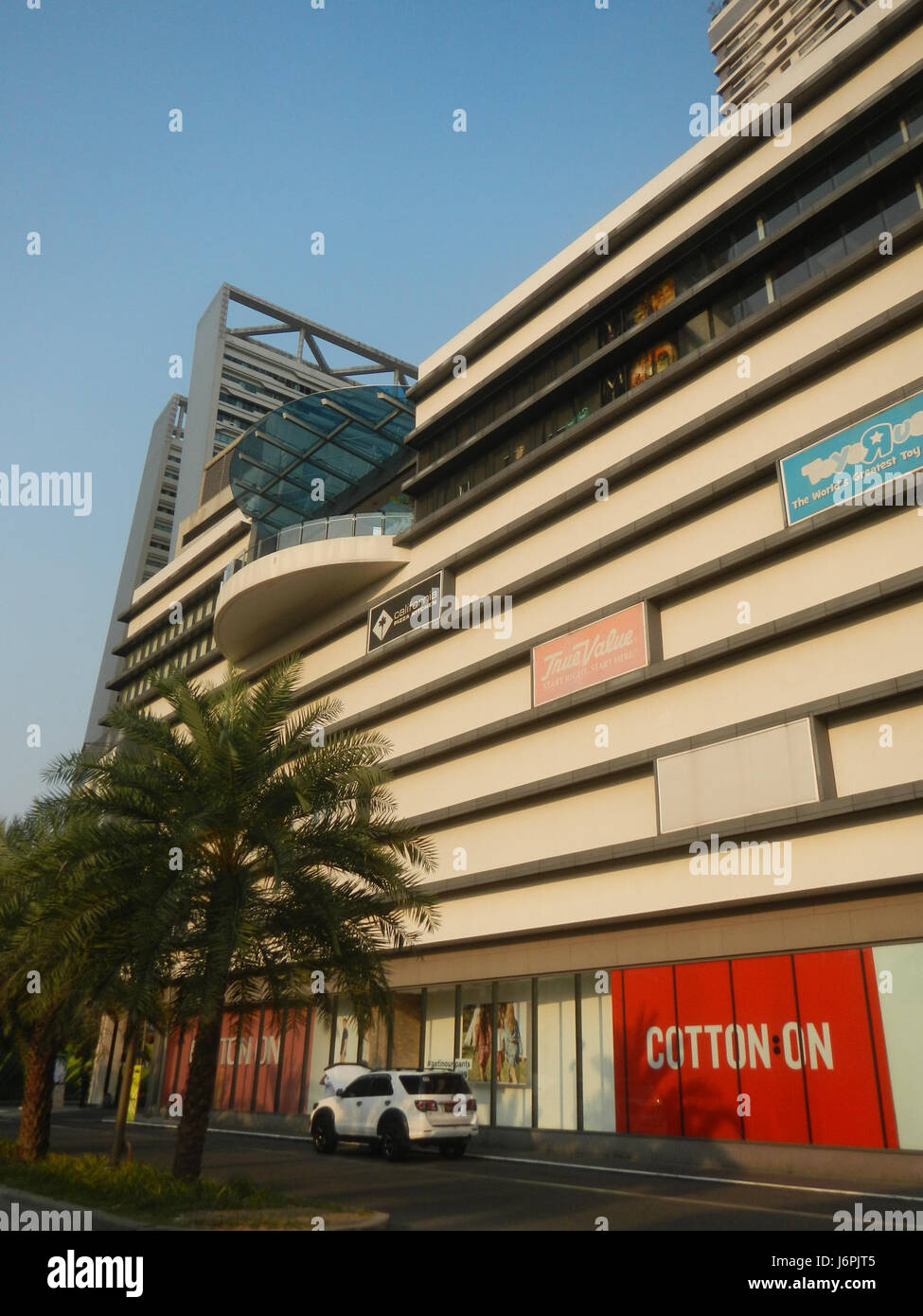 09371 Salamanca Neptune Street Kalayaan Avenue Hotels Makati City 29 ...