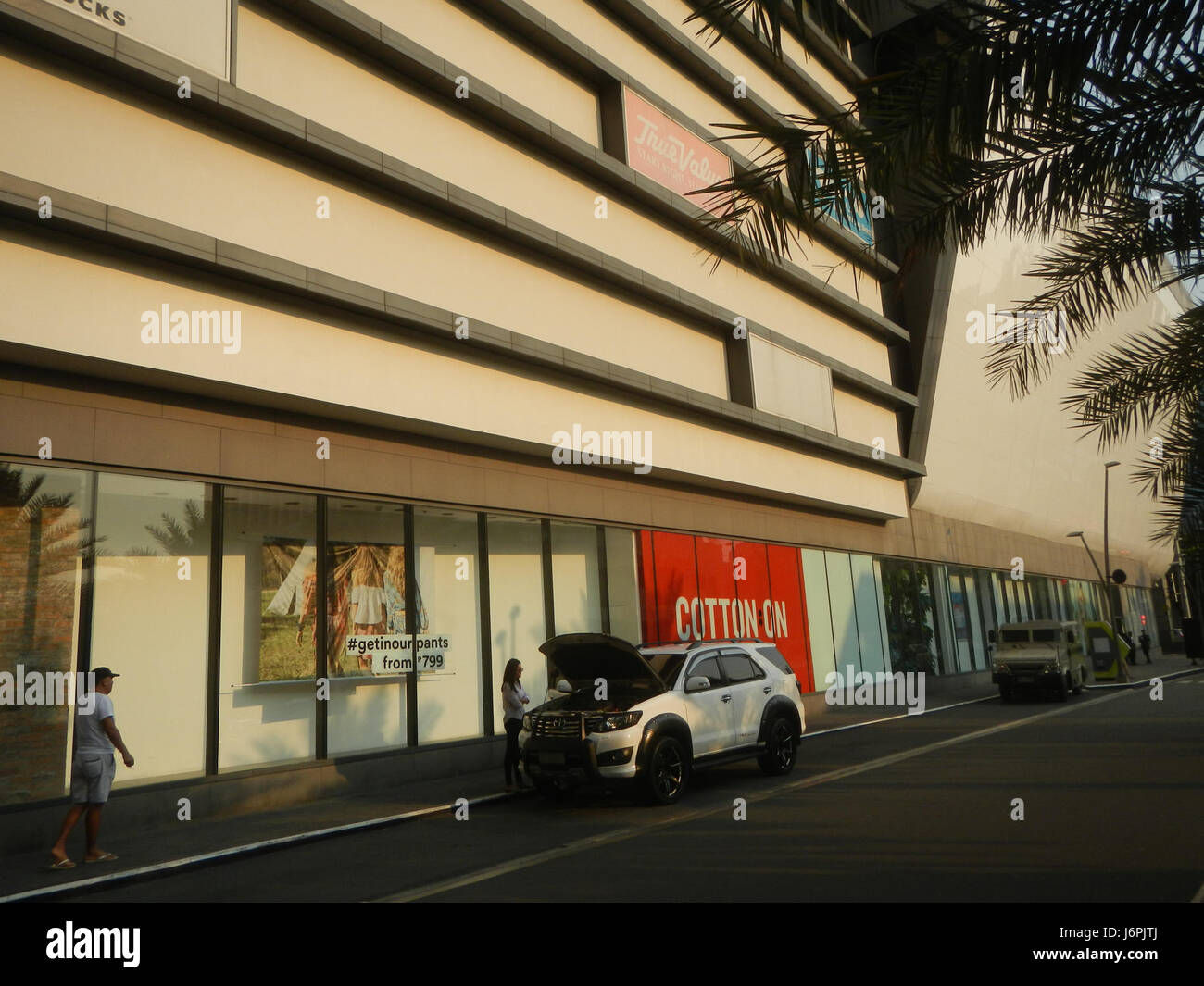 This location refers to the intersection of Neptune Street and Kalayaan ...