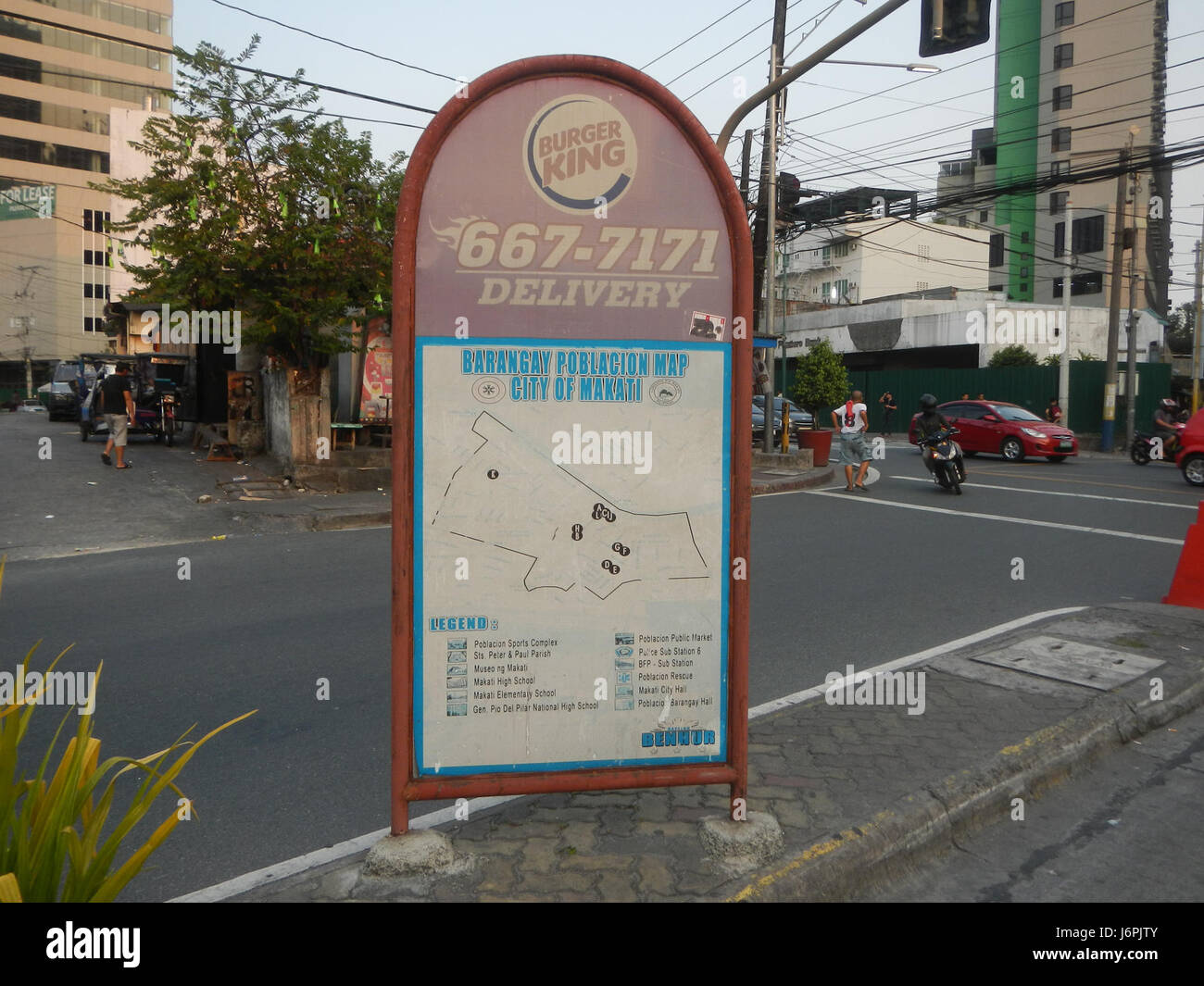 This image showcases the busy intersection of Salamanca Neptune Street ...