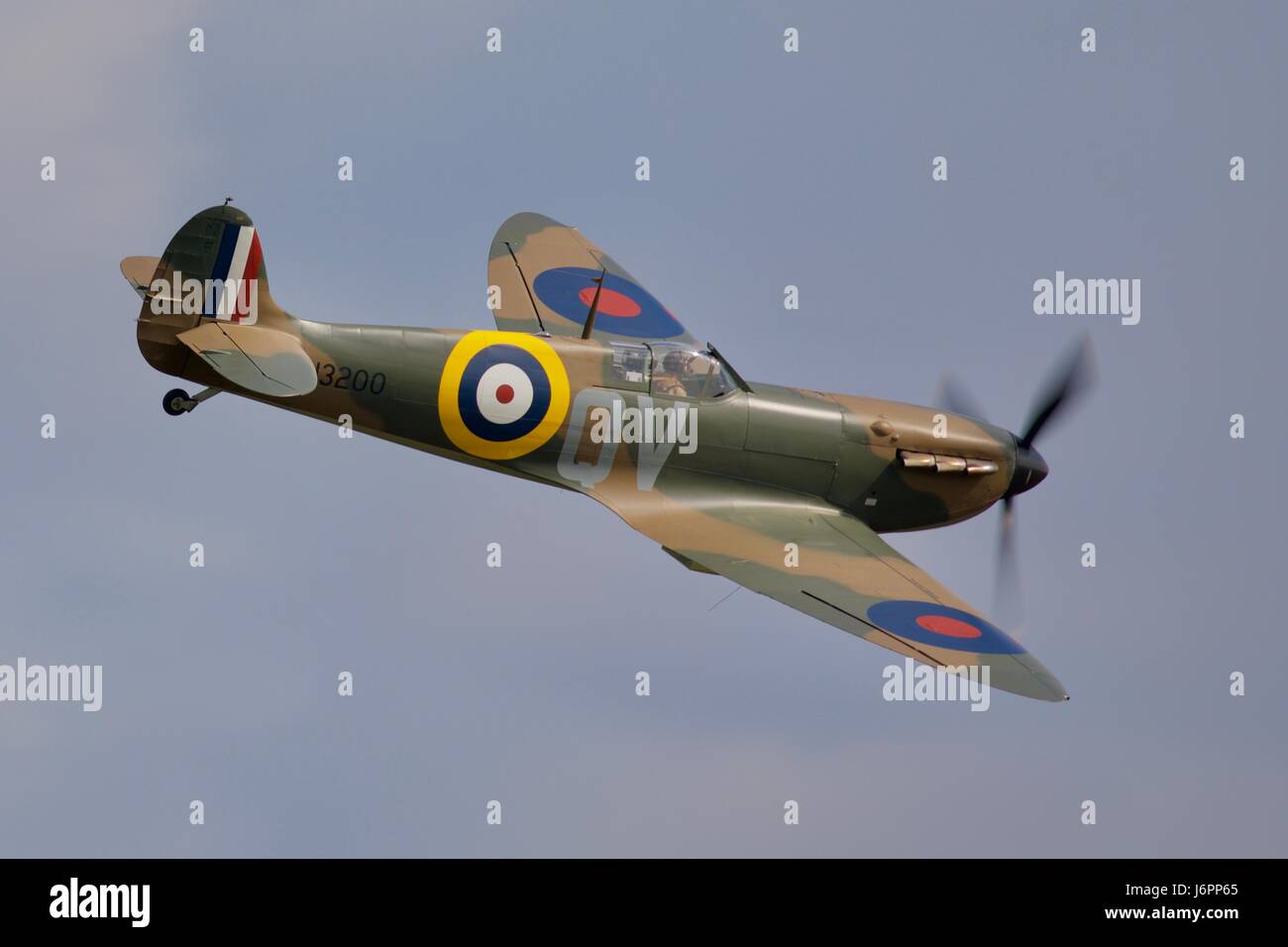 Supermarine Spitfire N3200 Stock Photo - Alamy
