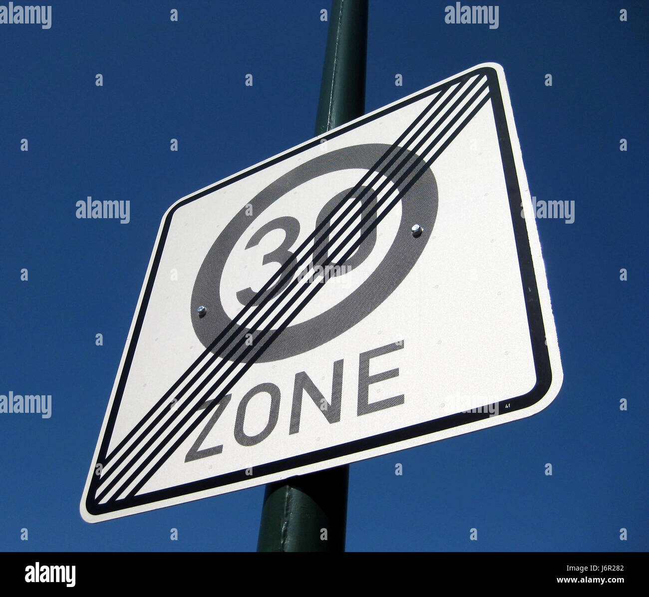 object sign signal traffic sign zone speed restriction abrogation day ...