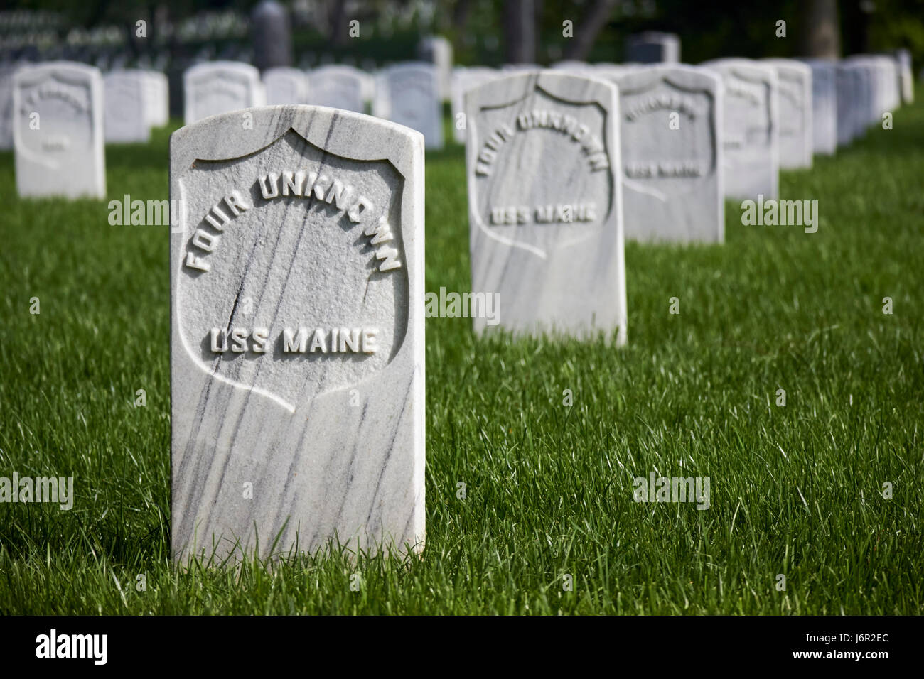 Military headstones hi-res stock photography and images - Alamy