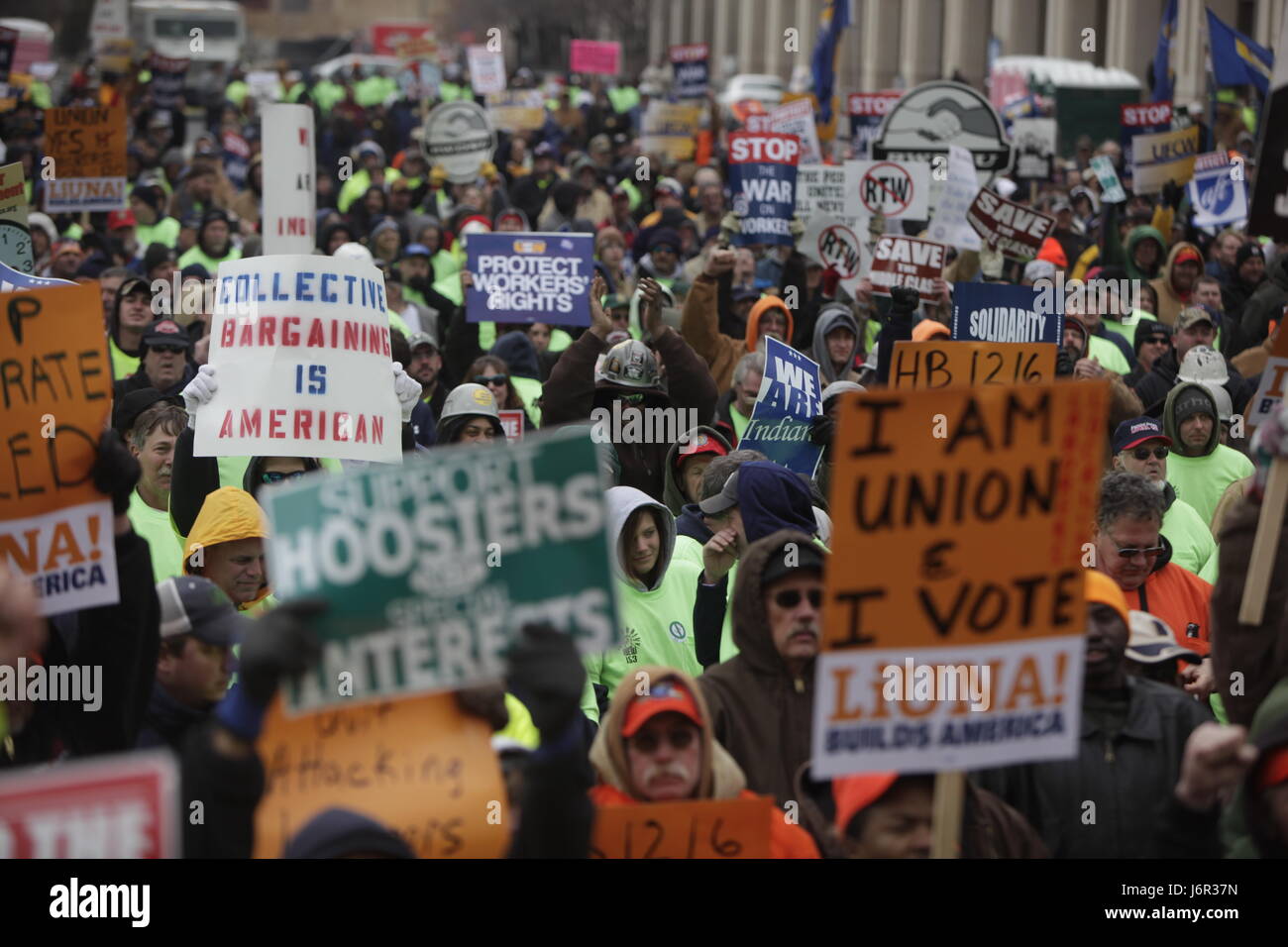 Union members and supporters gather for a labor rally at the Indiana ...