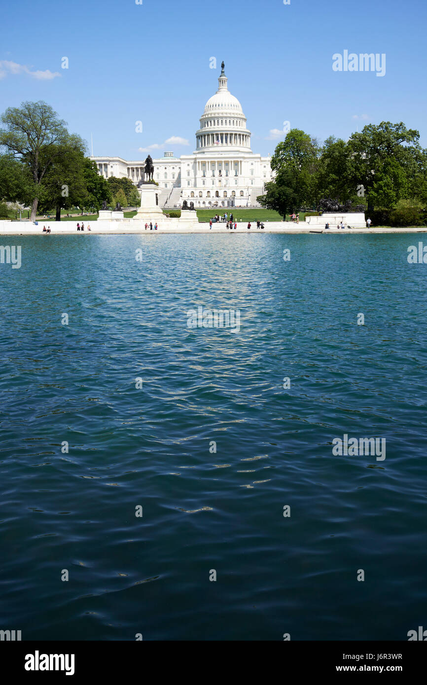 United States Capitol building and capitol reflecting pool Washington ...