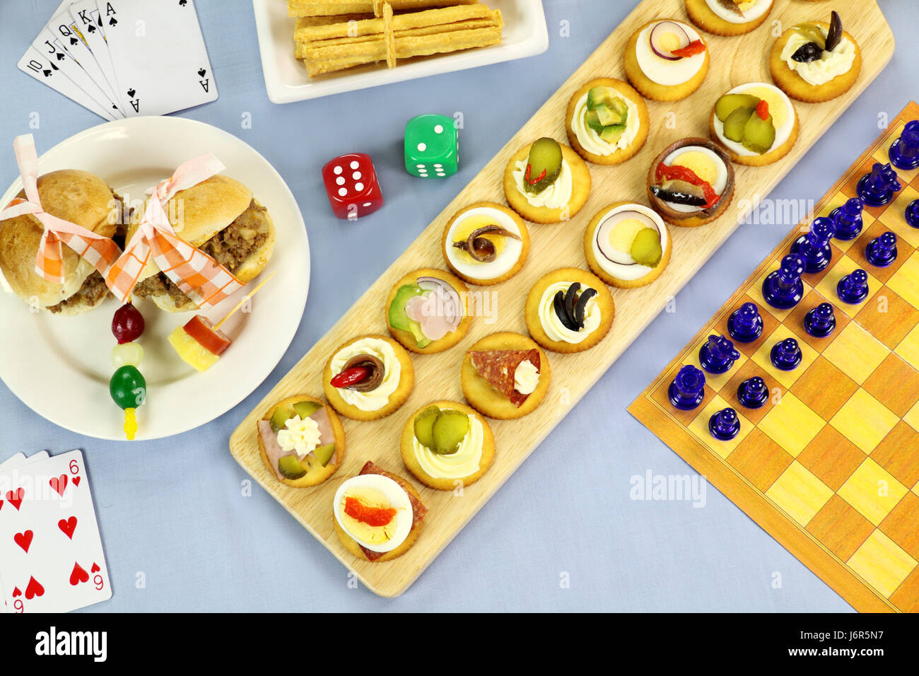 food aliment chess dice cracker crackers checkers bread drinks kitchen ...