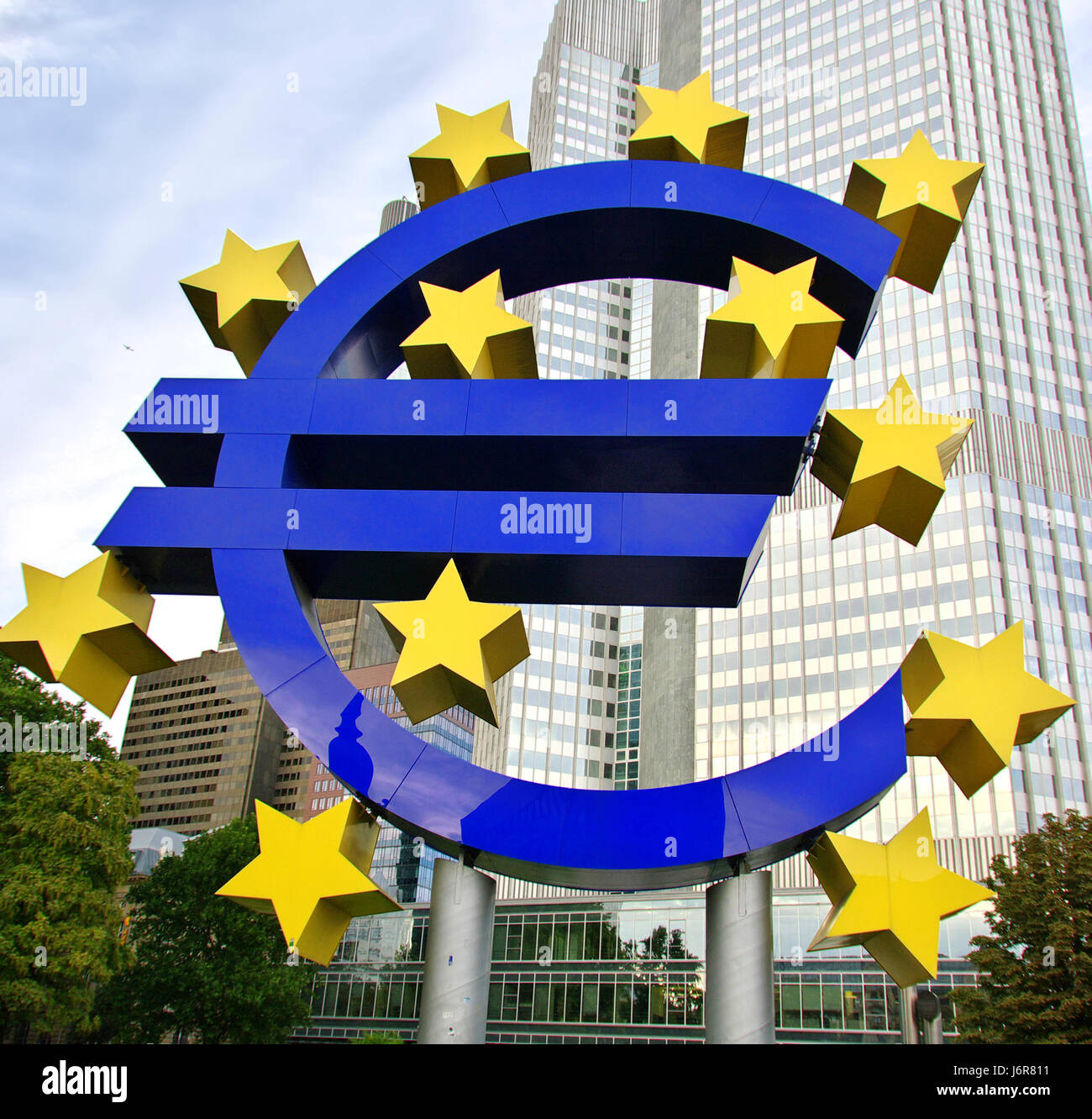 Big euro symbol skyscrapers hi-res stock photography and images - Alamy
