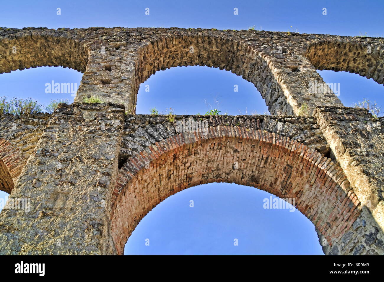 antique Rome roma antiquity water pipes roman aqueduct conduit worms ...