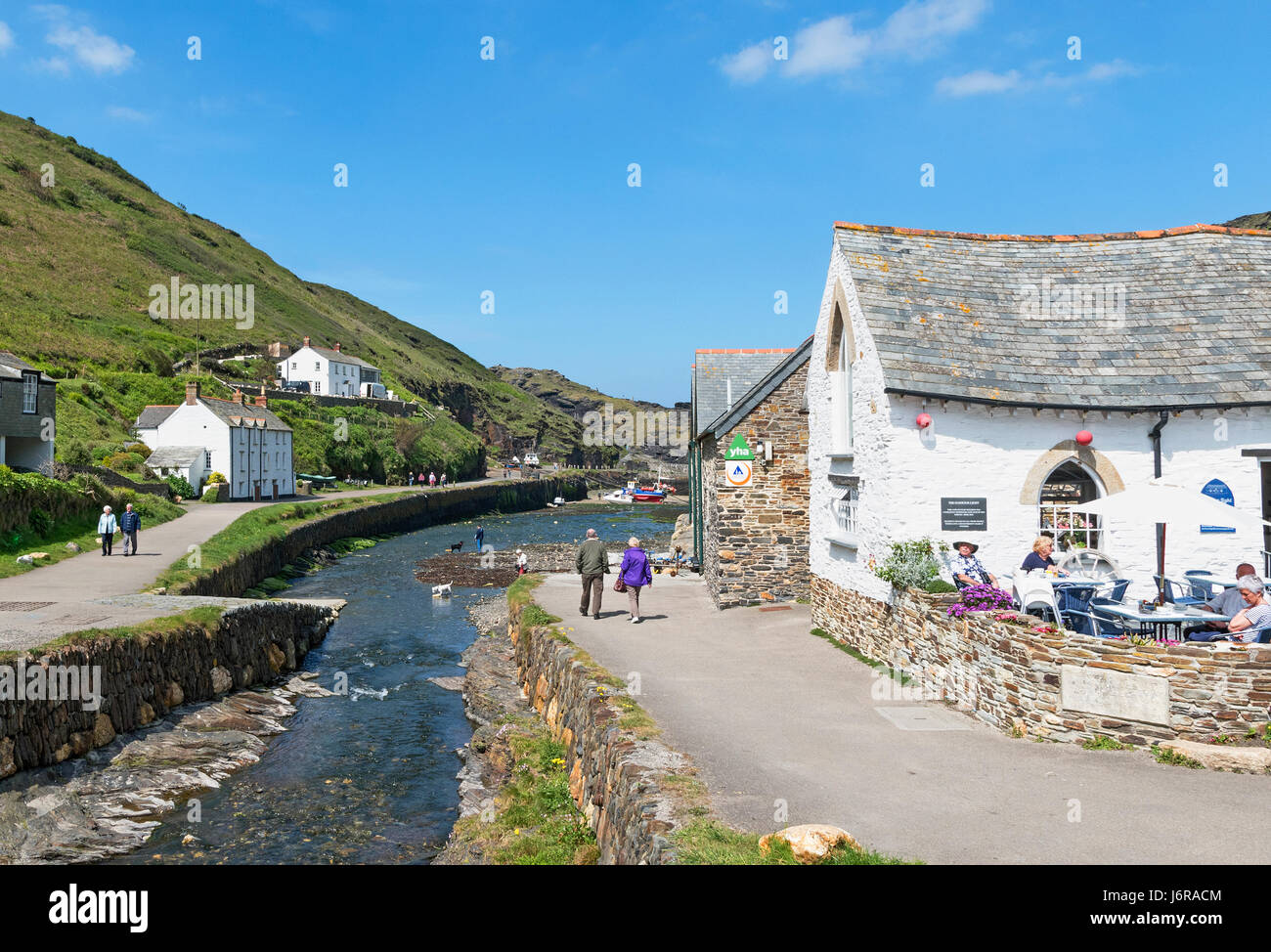 the village of boscastle on the north coast of cornwall, england ...