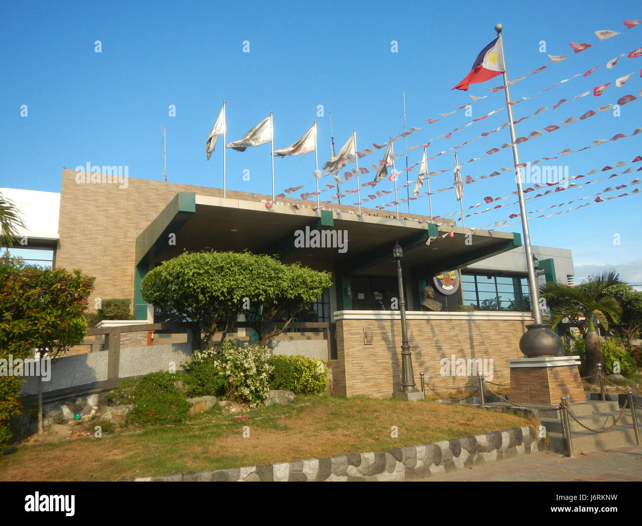 09880 Exterior Diosdado Macapagal Santo Tomas Pampanga Municipal Hall ...