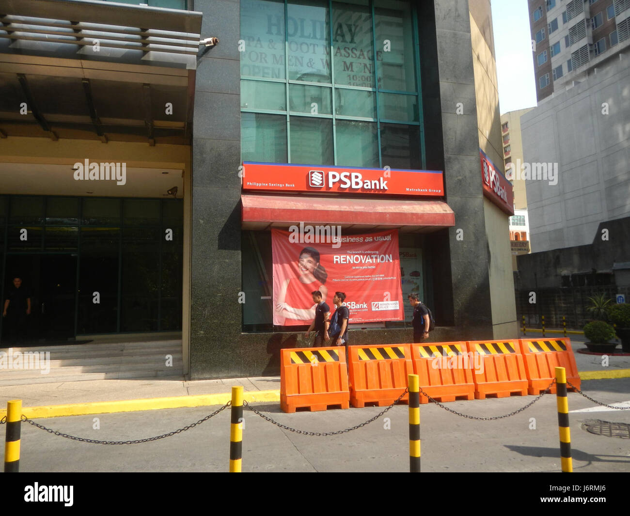 Pedro gil lrt station hi-res stock photography and images - Alamy