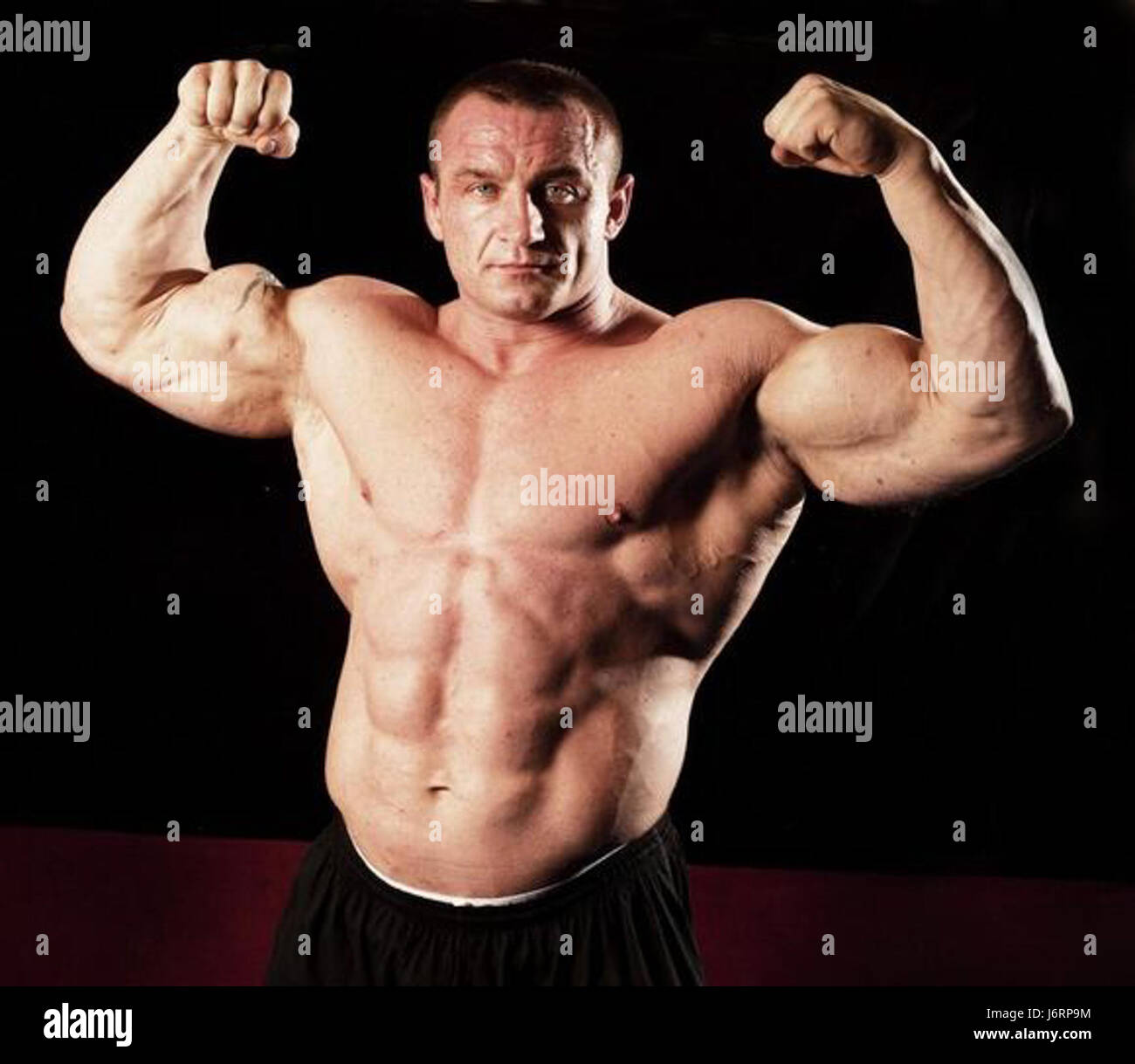 World's strongest man hi-res stock photography and images - Alamy