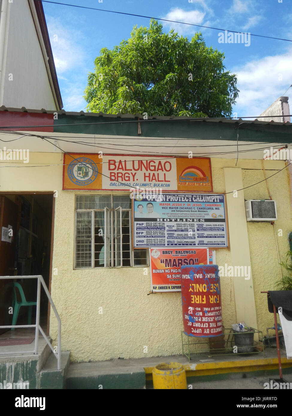 Barangay hall hi-res stock photography and images - Alamy