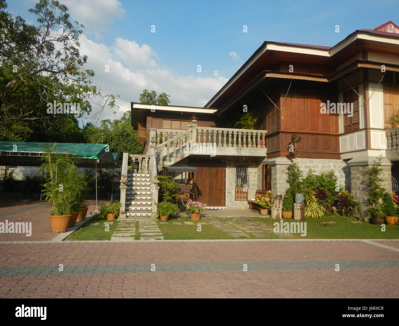 08044 Houses Pulilan Bulacan Landmarks 02 Stock Photo - Alamy