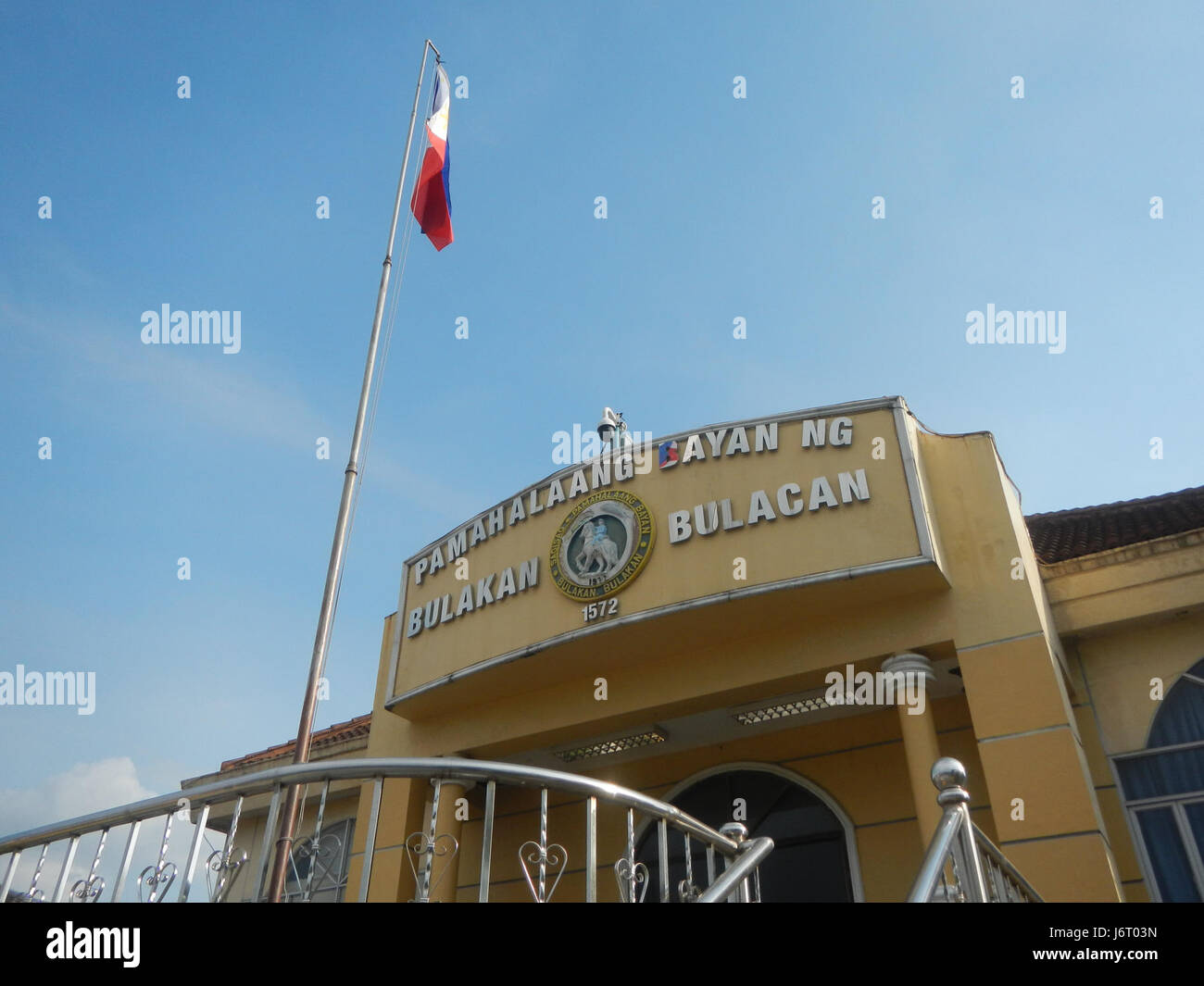 The Bulacan Municipal Hall, located in the province of Bulacan ...