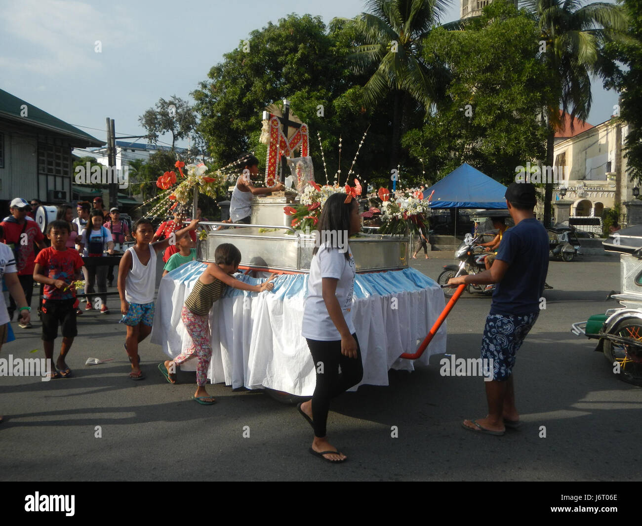 The Holy Cross Fiesta Patronales in Sitio Malusak, Santa Ana, Bulacan ...