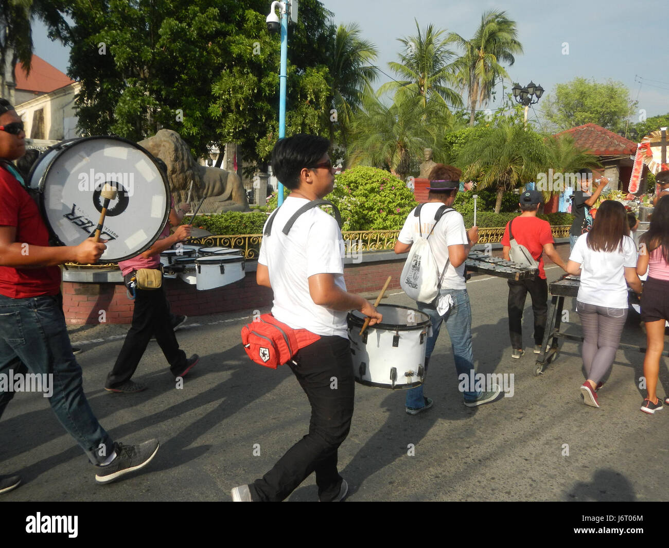 The Holy Cross Fiesta Patronales procession in Sitio Malusak, Santa Ana ...