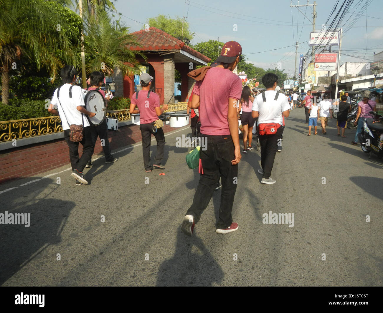 The Holy Cross Fiesta Patronales Procession in Sitio Malusak, Santa Ana ...