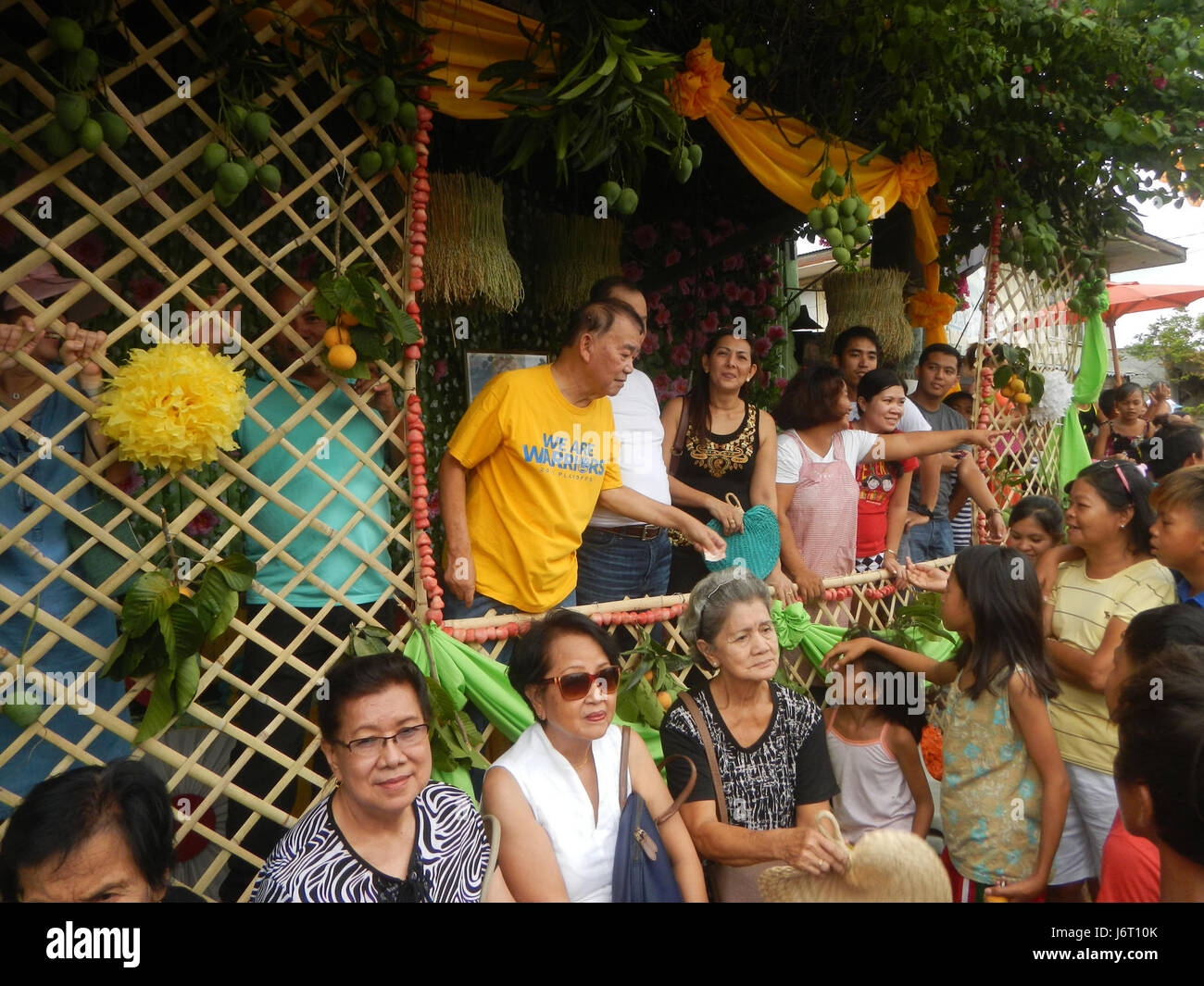 Filipino values hi-res stock photography and images - Alamy