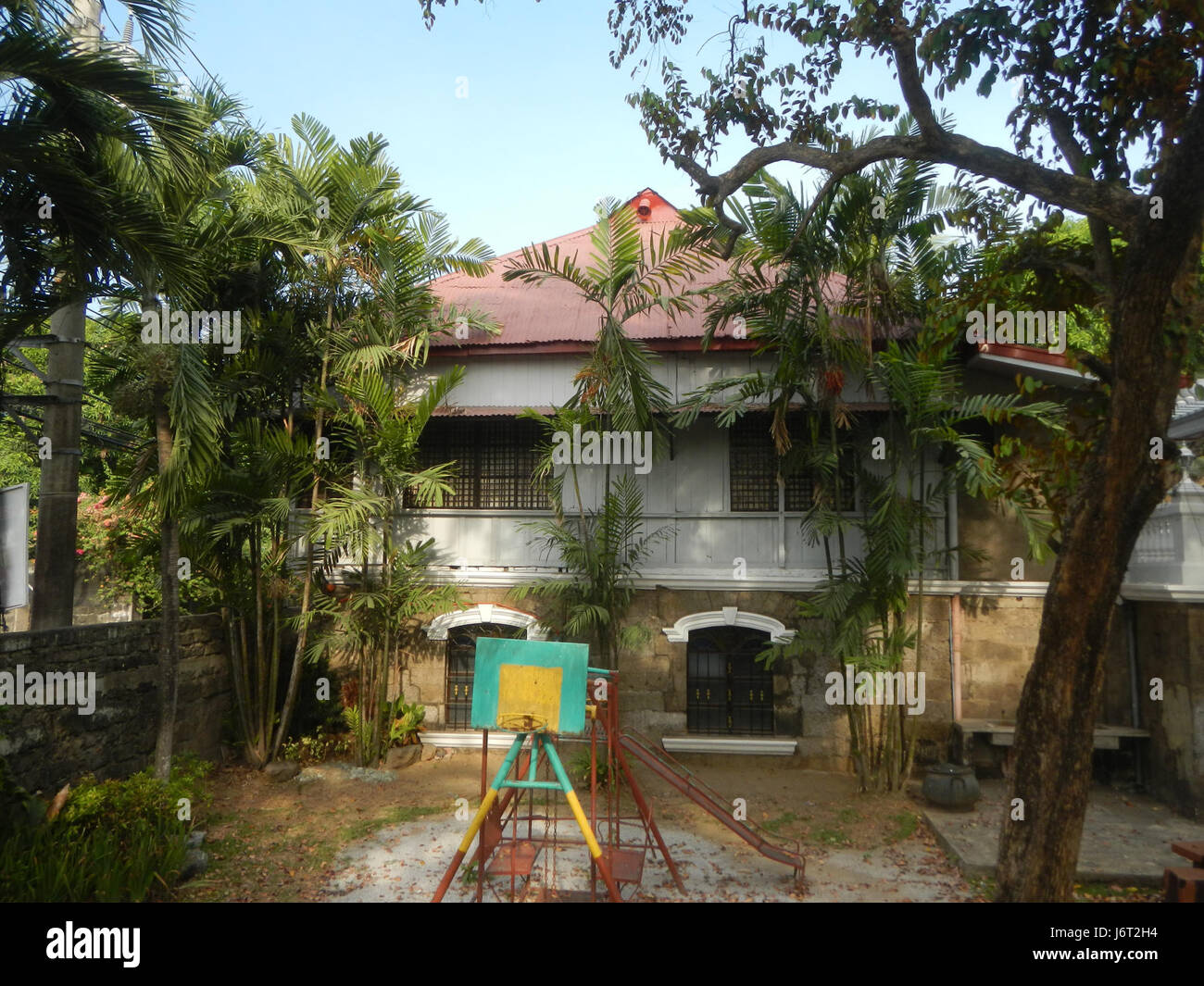 The Bonifacio Enriquez house in San Jose, Bulacan, is an architectural ...