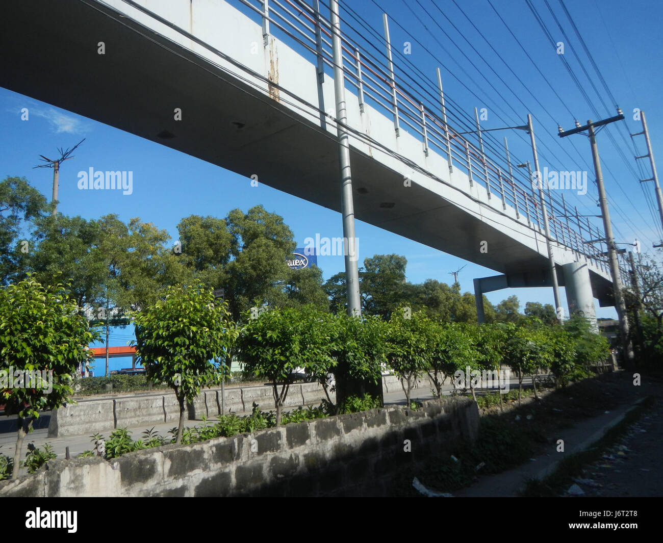 09815 Footbridge Marcos Highway Pasig Santolan LRT Line 24 Stock Photo ...