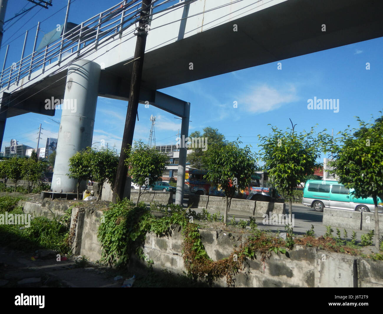 09815 Footbridge Marcos Highway Pasig Santolan LRT Line 25 Stock Photo ...