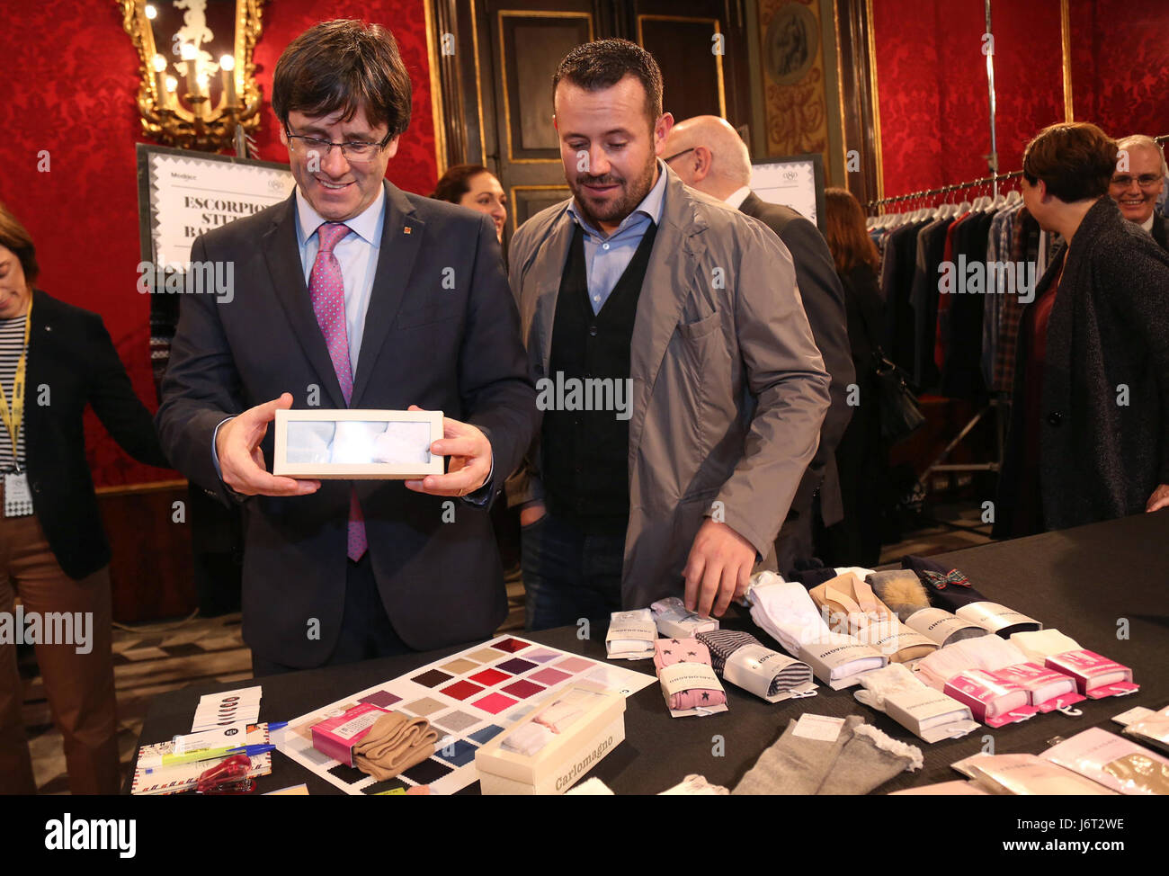 Creative fashion runway hi-res stock photography and images - Alamy