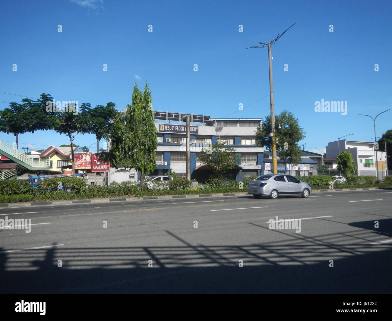 09890 Footbridge Marcos Highway Pasig Santolan LRT Line 16 Stock Photo ...